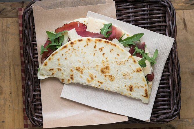 Rimini: Aperitivo & Street Food Tour Delights by Do Eat Better - Savoring the Flavors of Piadina