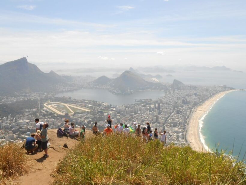 Rio de Janeiro: Dois Irmaos Hike & Favela Tour - Key Points