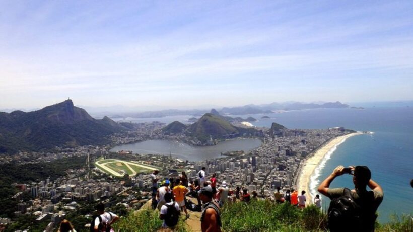 Rio: Two Brothers Hill & Vidigal Favela Hike (Shared Group) - The Practical Side: Transportation, Duration, and Group Size
