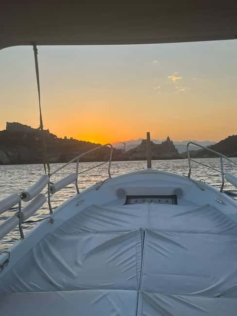 Riomaggiore: Cinque Terre Sunset Tour with Wine & Focaccia - Whats Included and Whats Not