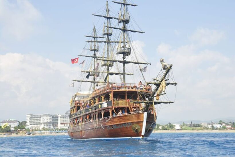 River Cruise Tour Lunch Soft Drinks Foam Party Caretta Swim - Practical Tips for Participating