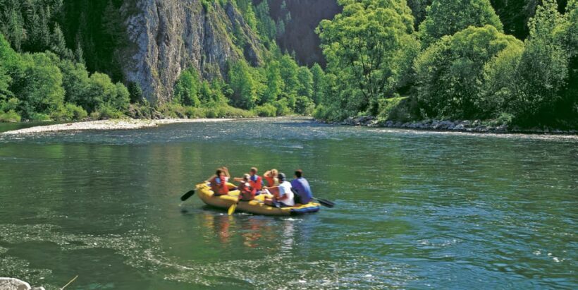 River Dunajec Cruise on Wooden Rafts with Guide - FAQ