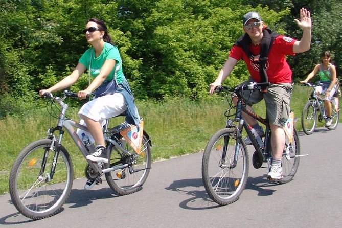 River & Park Bike Tour to Troja Chateau (Private Small Groups) - Highlights