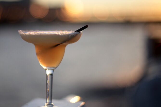 River Thames Evening Cruise With Sparkling Wine and Canapés - Scenic Highlights Along the River Thames