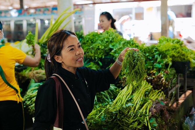 Riverside Thai Cooking Half Day Class - Group Size and Atmosphere