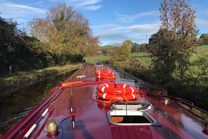 Roast Dinner Cruise - Picturesque Yorkshire Countryside