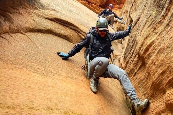 Rock and Roll Rappelling in Rock Canyon - An Overview of the Rock and Roll Rappelling Tour