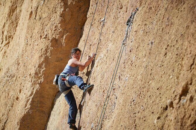 Rock Climbing Day Trip at Smith Rock State Park - Analyzing the Value: Is It Worth the Cost?