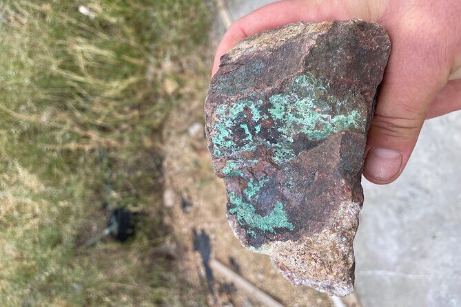 Rockhounding in Bisbee - The Guides and Group Experience