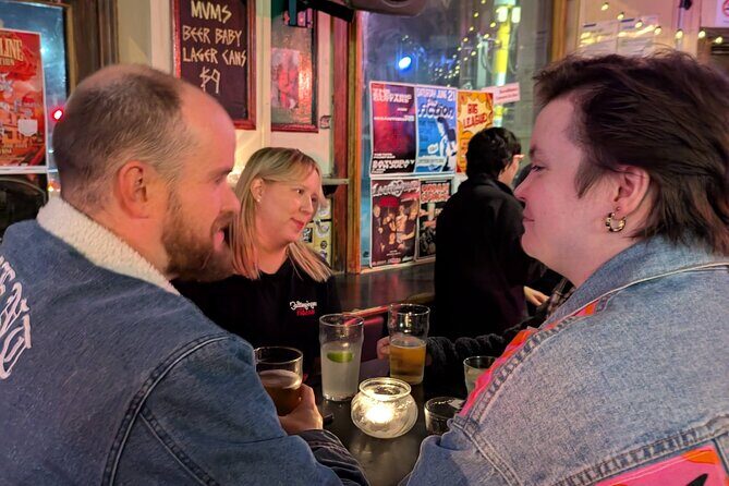 Rock'n'roll venues pub crawl including 2 free drinks and history - Authenticity and Guide Knowledge