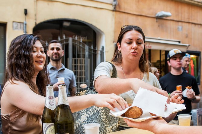 Roman Food Experience Semi - Private Tour - Exploring the Neighborhoods