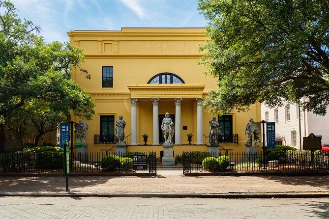 Romance by the River: Savannahs Waterfront Love Story - A Detailed Look at the Savannah Waterfront Love Story Tour