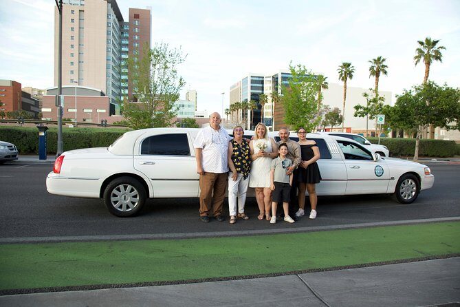 Romantic 2 Hour Photo Tour by Limousine - An Elegant Introduction to Las Vegas Photography
