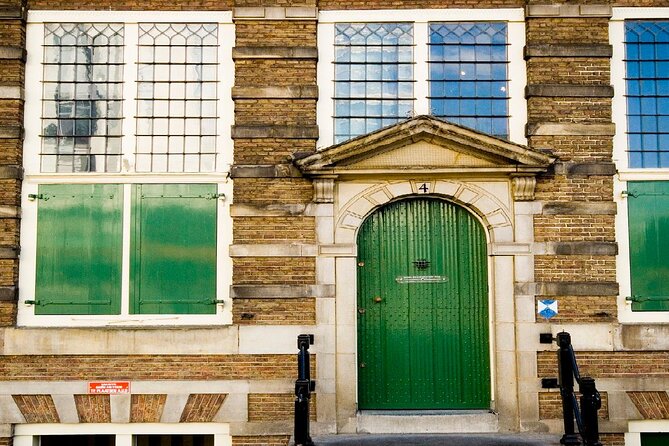 Romantic Amsterdam: Fairytale or Tragedy? Self-Guided PuzzleQuest - Key Points