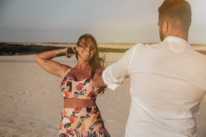 Romantic and fun couple shooting in Corralejo: capture your love! - Key Points