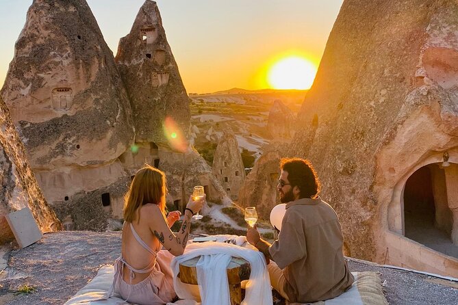Romantic Cappadocia Sunset Dinner and Wine - Staff and Service