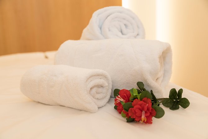Romantic Couple Massage + SPA Entry and Private Jacuzzi With Cava - Private Jacuzzi With Cava