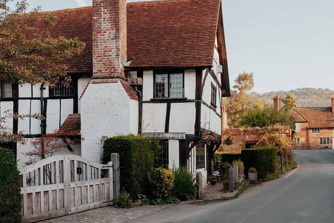 Romantic Day Out in Surrey With Wine Tasting for Couples - Key Points