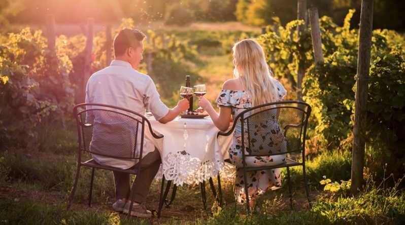 Romantic Escape in Tuscany with Overnight and Wine Tasting - Key Points