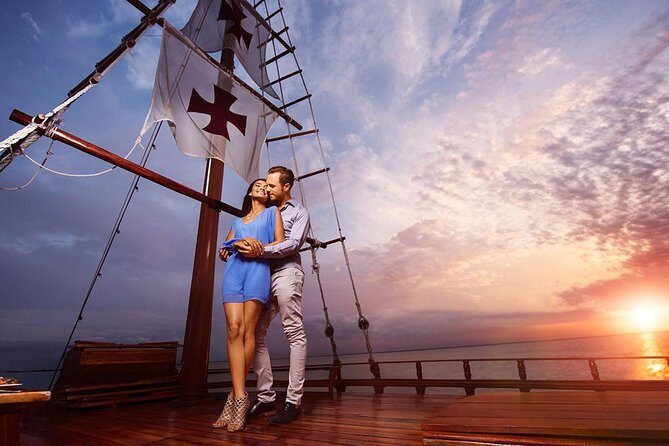 Romantic Experience Sunset Dinner Columbus in Cancun (2x1 price) - Frequently Asked Questions
