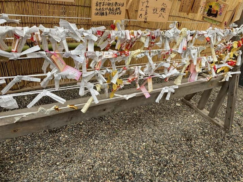 Romantic Mizuhiki Knot and Omikuji Washi Charm Workshop Ueno - A Closer Look at the Tokyo Mizuhiki and Washi Charm Workshop