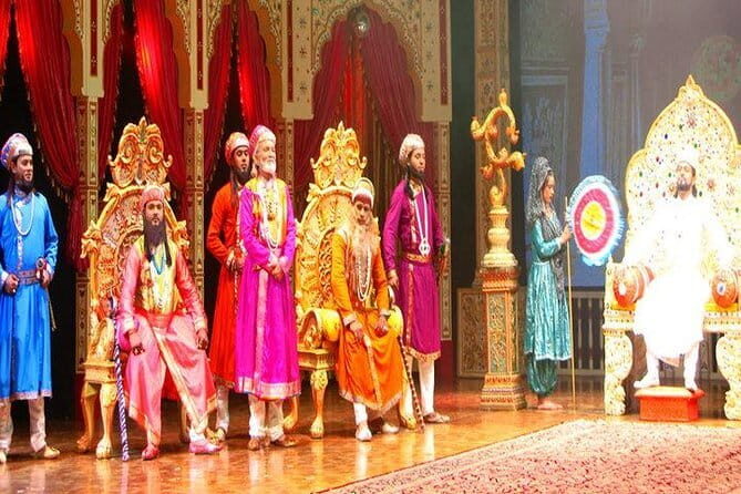 Romantic Mohabbat the Taj Show with a lavish dinner - Key Points