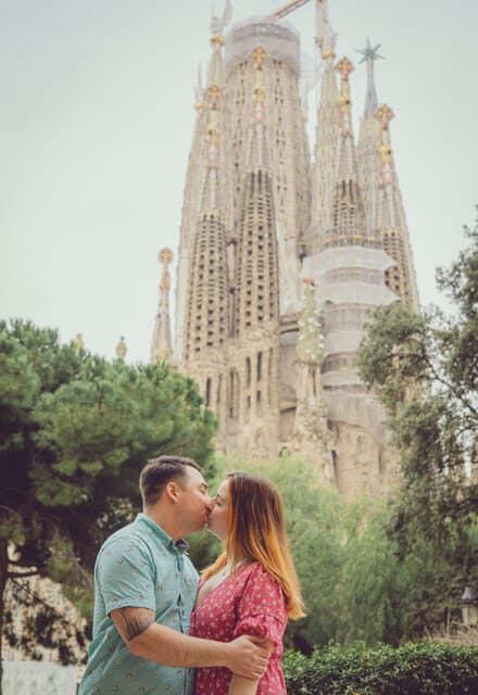Romantic Photoshoot Experience for Couples in Barcelona - What is this Barcelona couples’ photoshoot all about?