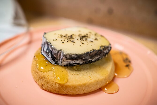 Romantic Walk in Soho - Key Points