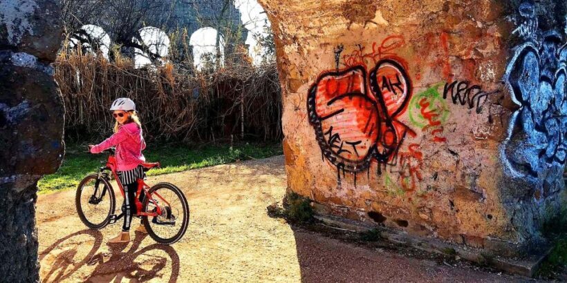 Rome: Appian Way & Catacomb Sunset E-bike Tour with Aperitif - Scenic Stop at Caffarella Park