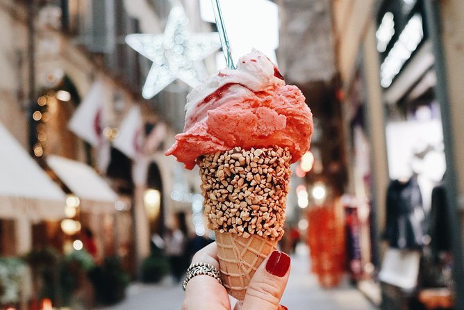 ROME AS A COUPLE: Treasure Hunt delivery for discovering the city with fun - The Wine and the Ending