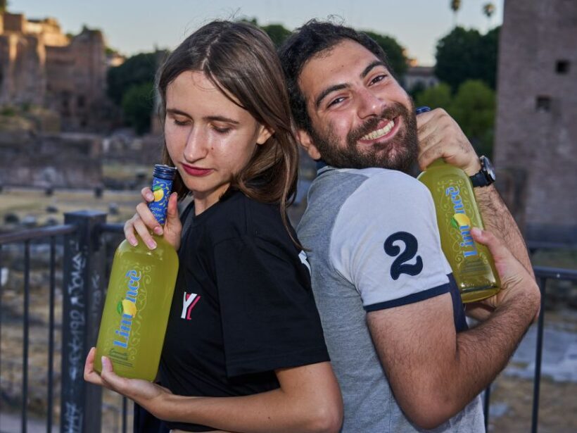 Rome: Bar Crawl with Guide and Drinks Included - Summary