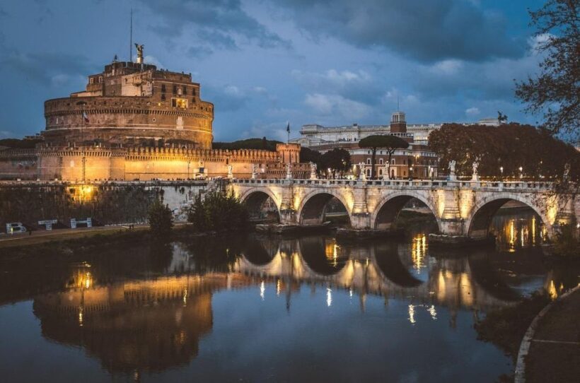 Rome by night in Mercedes Van 2 hour - The Experience in Detail: What You Can Expect