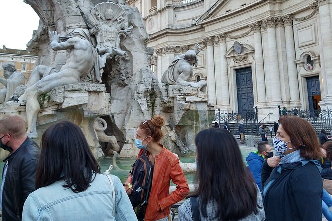 Rome City Center Walking Tour in a Small Group - Engaging Interactions