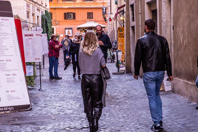 Rome City Center Walking Tour in a Small Group - Meeting and Logistics