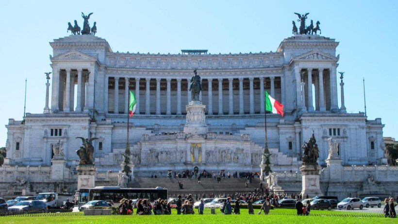 Rome: City Highlights Walking Tour with Local Guide - Who Should Consider This Tour?