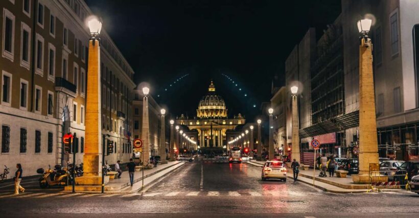Rome: City walking tour. the beauty. - Key Points