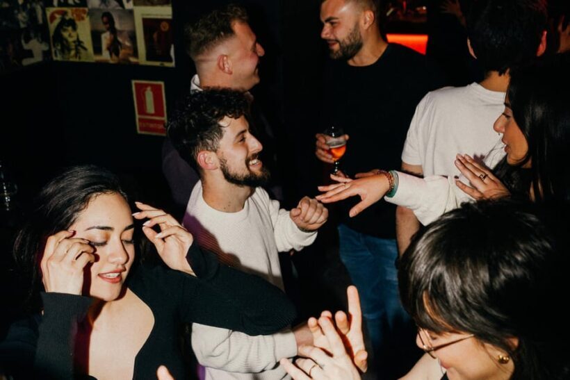 Rome: Forbidden History Walking Tour & Pub Crawl with Drinks - Stories and Local Lore