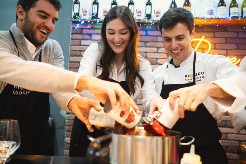 Rome: Fresh Pasta-Making Class with Italian Chef and Wine - Key Points