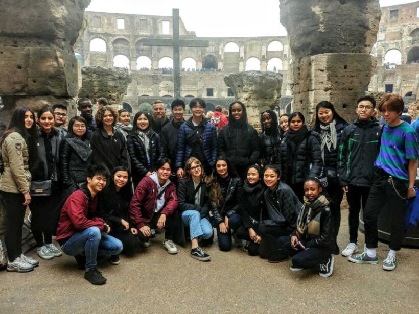 Rome: Group or Private Guided Walking Tour of the Colosseum - Key Points