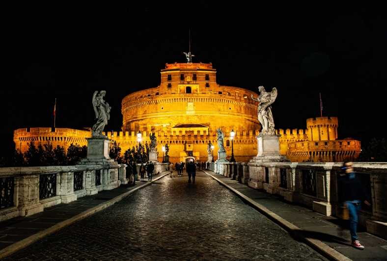 Rome: Guided Haunted Rome Ghost Tour with Dowsing Rods - A Closer Look at the Haunted Rome Ghost Tour