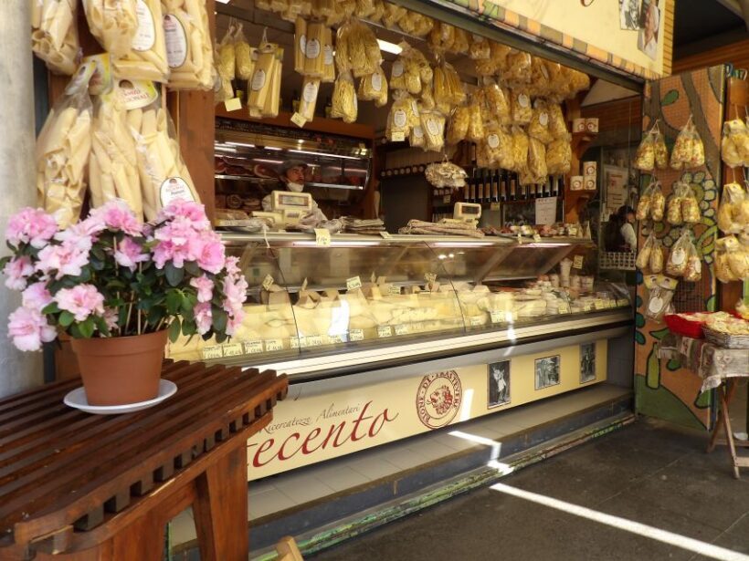 Rome: Guided Walking Tour and River Boat Ride - A Detailed Look at the Tour Experience