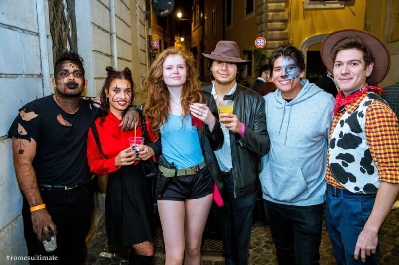 Rome: Halloween Pub Crawl with Open Bar and Pizza - FAQs