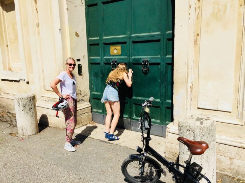 Rome: Hidden Rome E-Bike Experience with Street Food - Analyzing the Value