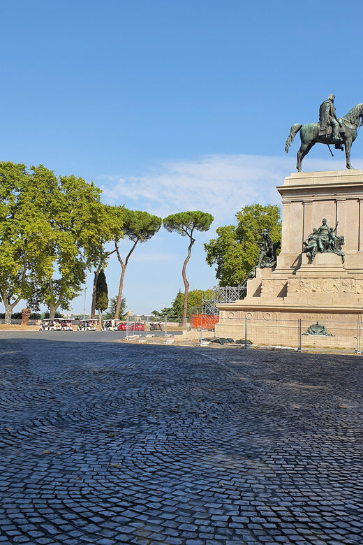 Rome: Highlights Golf Cart Tour with Pizza Snack & Gelato - Guides and Group Size