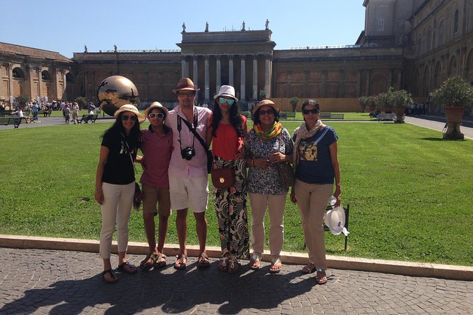 Rome in a day private Tour with Vatican Museums and taxi transfer - Key Points