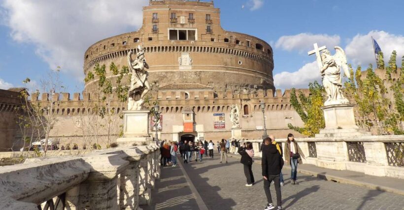 Rome: Main Squares and Fountains Guided Walking Tour - Frequently Asked Questions