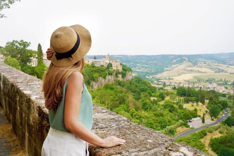 Rome: Orvieto Day Trip with Train Ride, Duomo & Lunch - Marveling at the Duomo of Orvieto