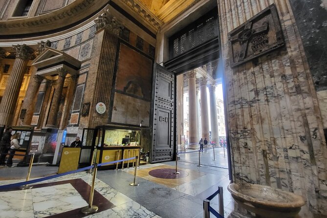 Rome: Pantheon & Raphael'S Tomb Tour With Entry Ticket - Highlights of the Pantheon