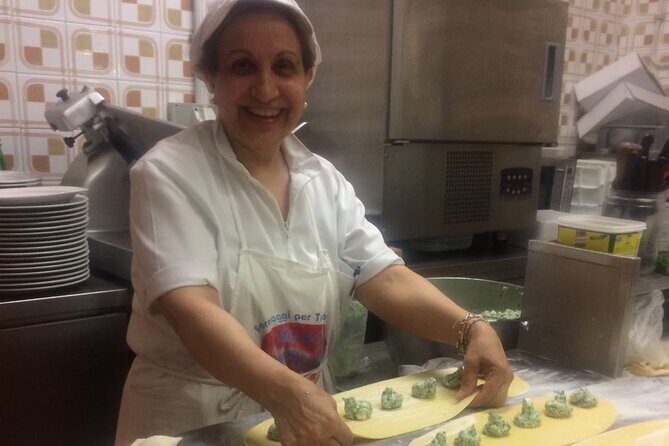 Rome Pasta and Tiramisu Class: Ravioli, Fettuccine and Fine Wine - FAQs