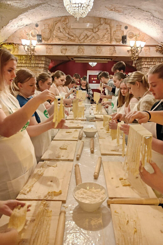 Rome: Pasta & Tiramisu Cooking Class near the Spanish Steps - Key Points